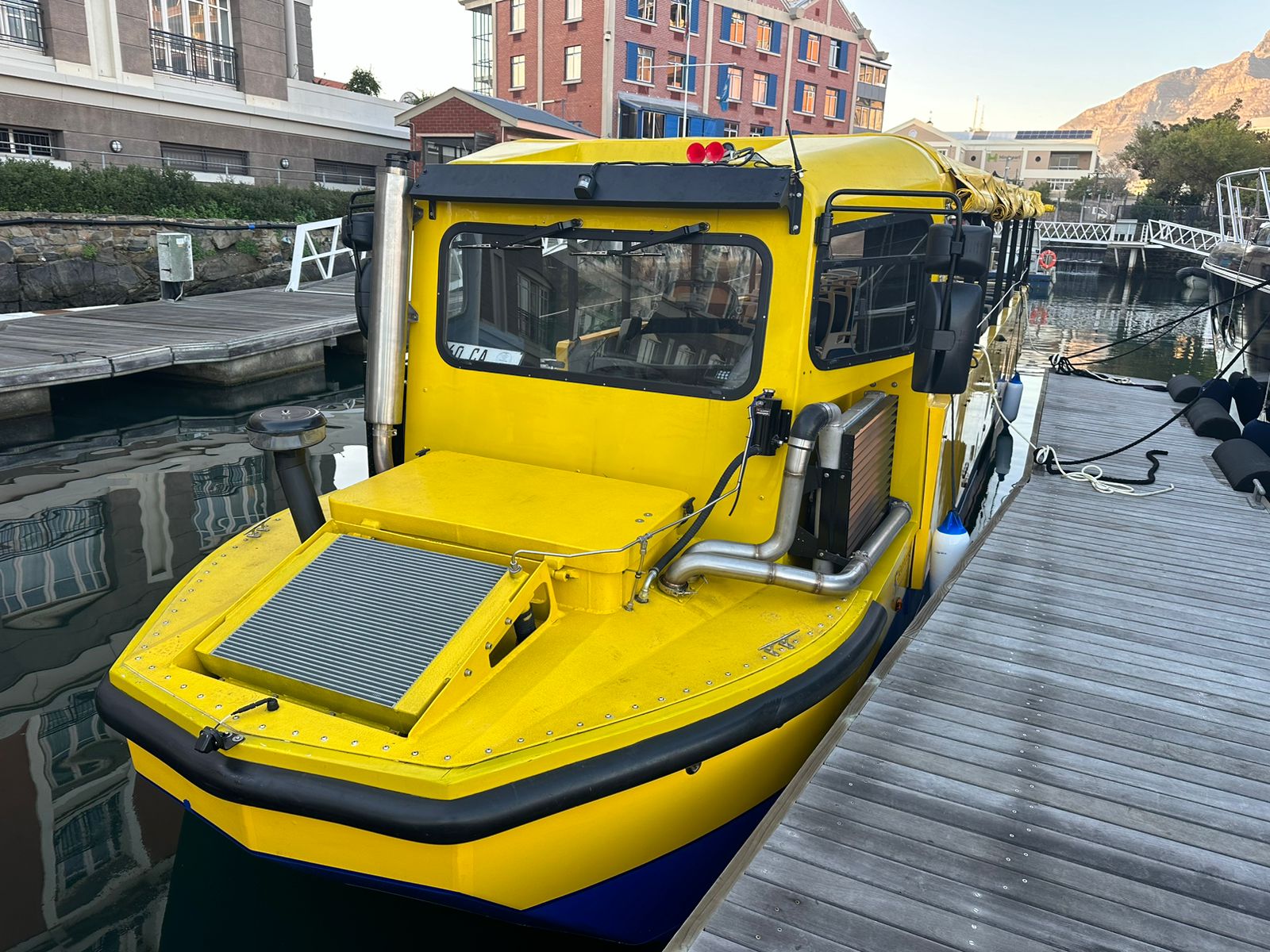 AMPHIBIOUS BUS TO SET SAIL IN CAPE TOWN – SABBEX / Boating SA